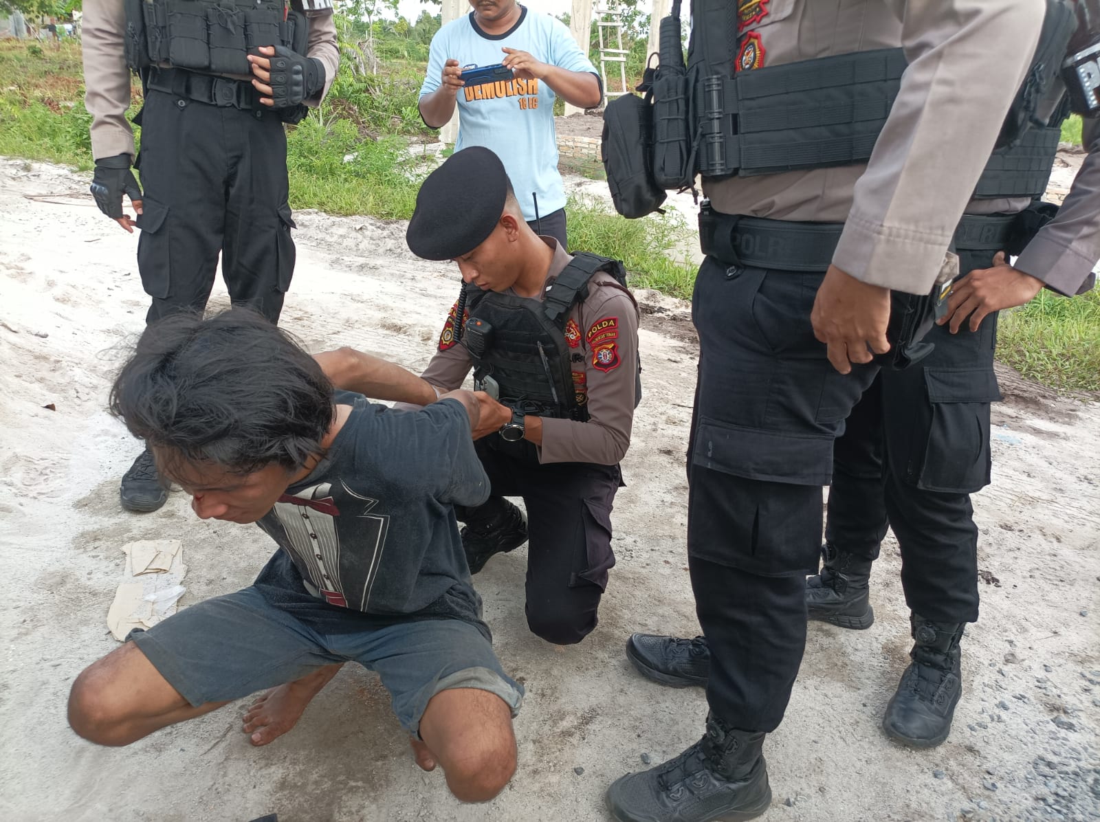 Kepergok Curi Uang Rp 300 Ribu, Ternyata Simpan 3 Paket - Teladan ...